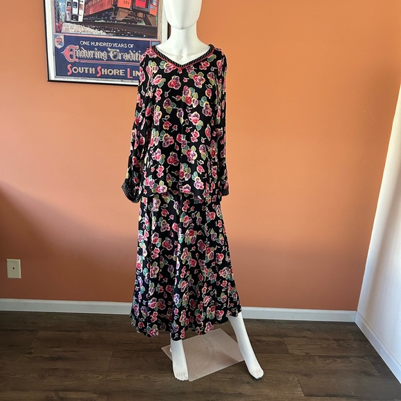 Carole Little | Skirts | Vintage Carole Little Black Floral Skirt And ...